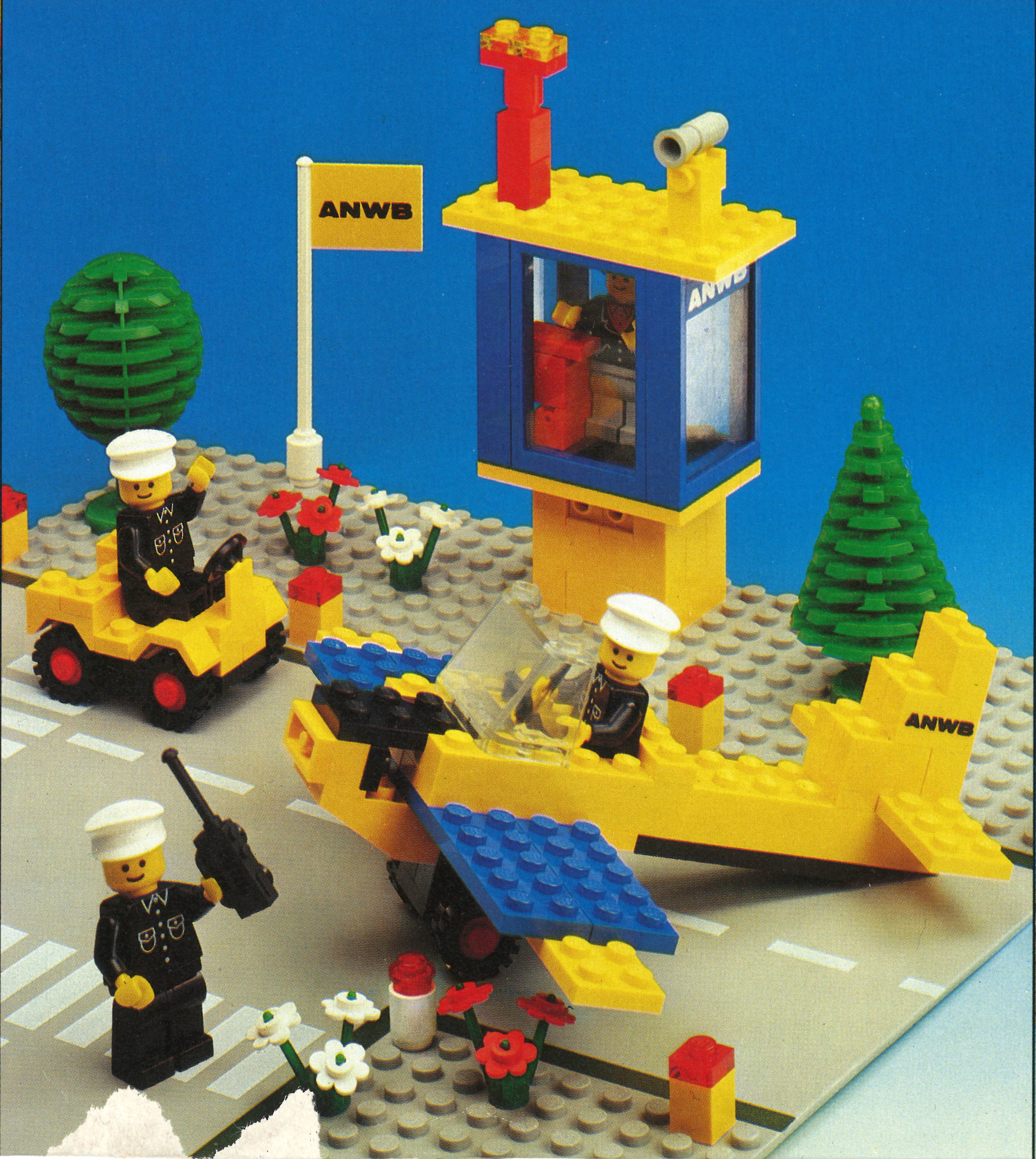 1590-2 - Back D - Back of the Box Builds