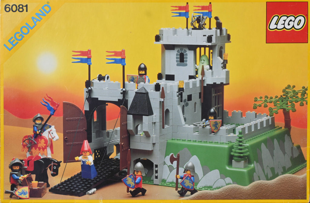 6081: King's Mountain Fortress - Back of the Box Builds